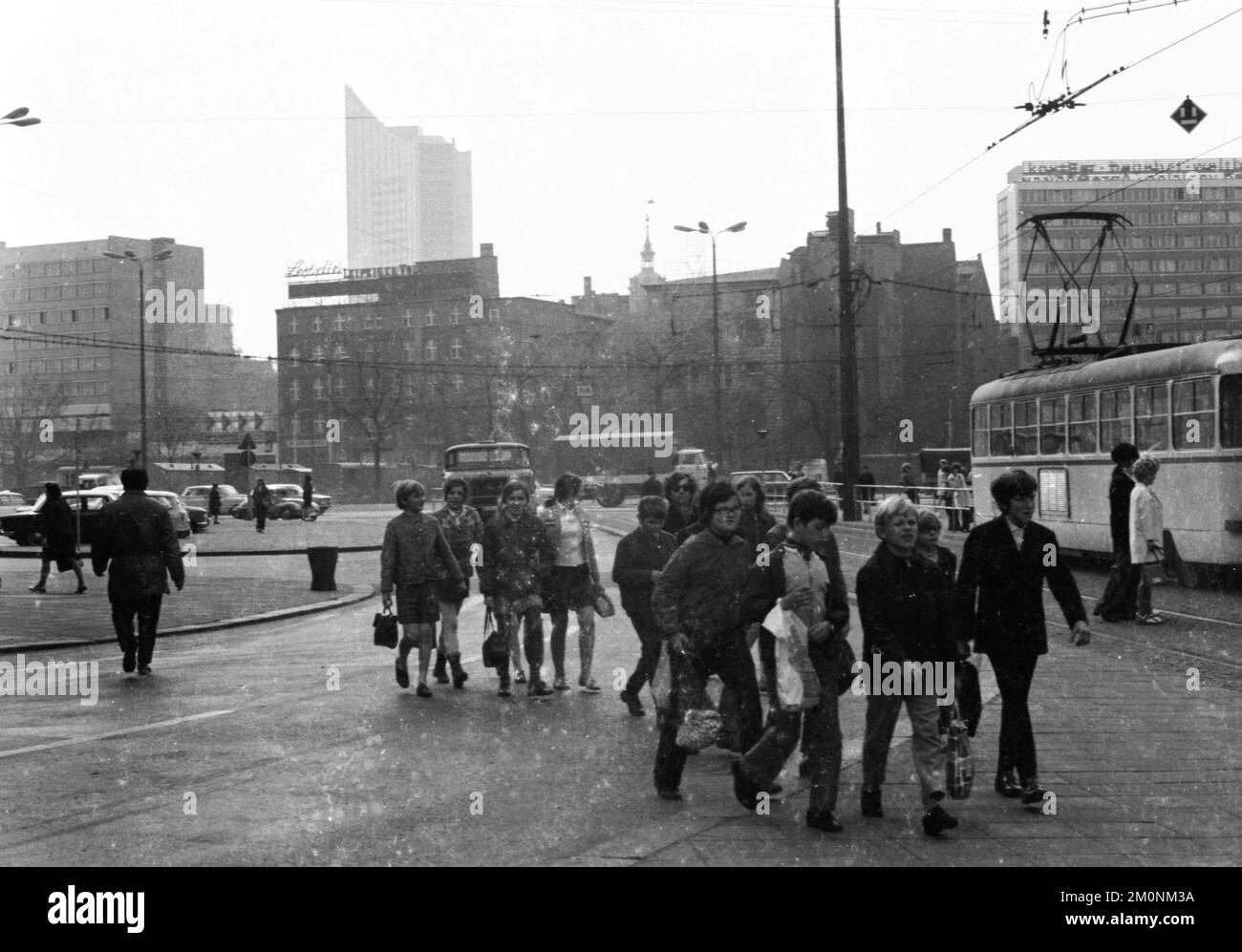 Life many people Black and White Stock Photos & Images - Alamy