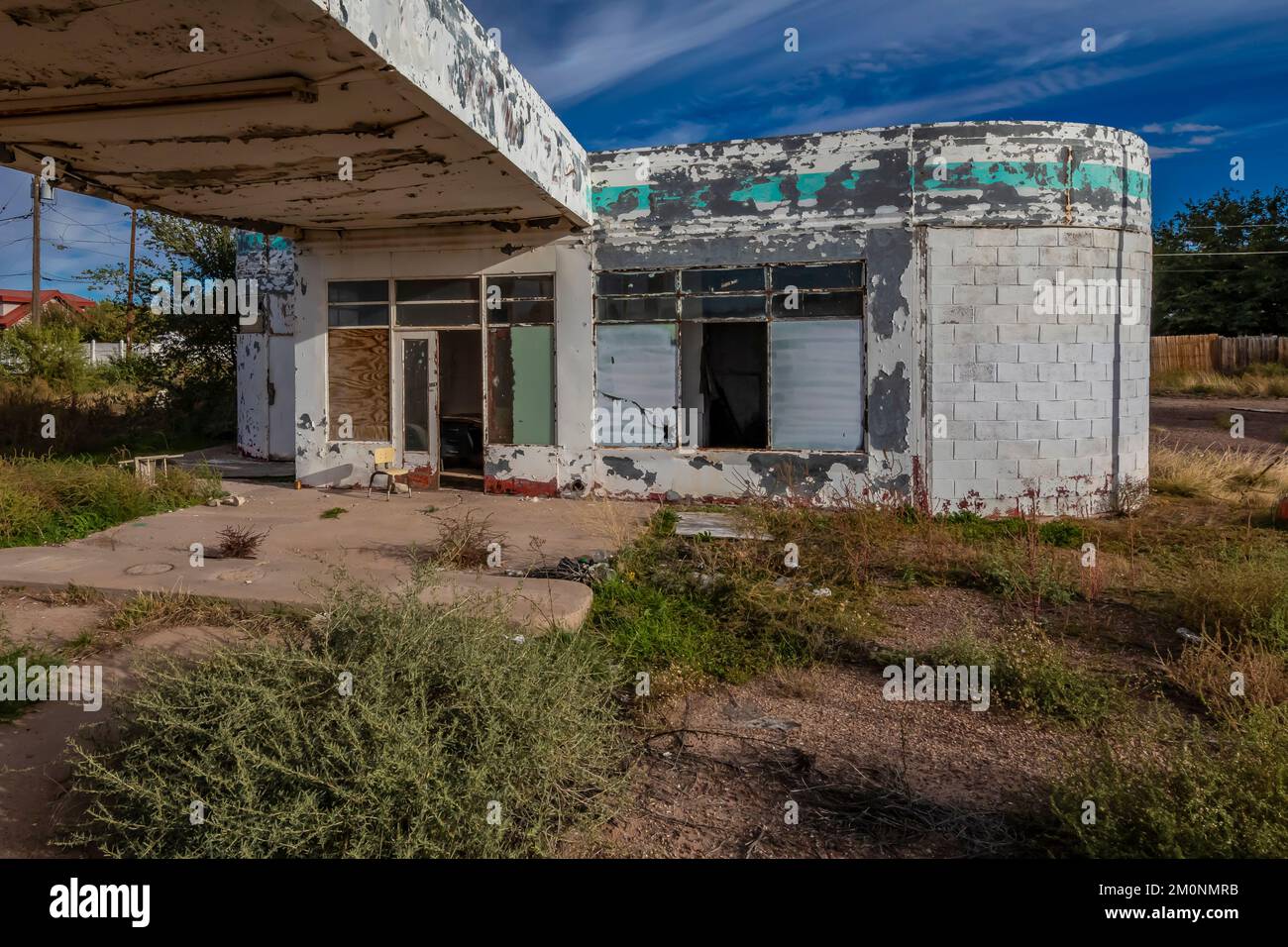 Closed classic gas station on Route 66 in Holbrook, Arizona, USA [No ...