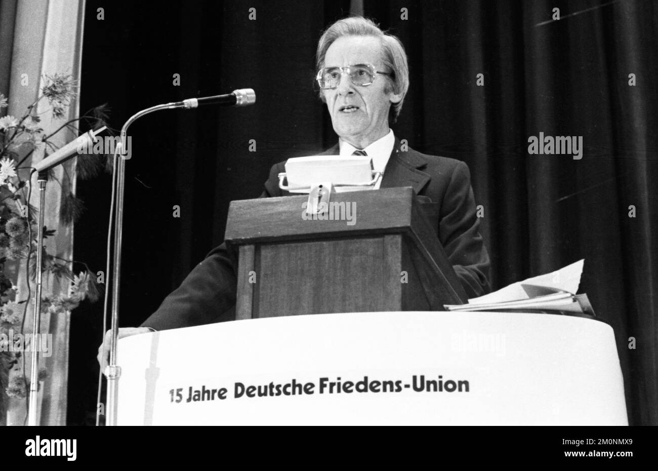 The Union Day of the German Peace Union (DFU) on 29 November 1975 in ...