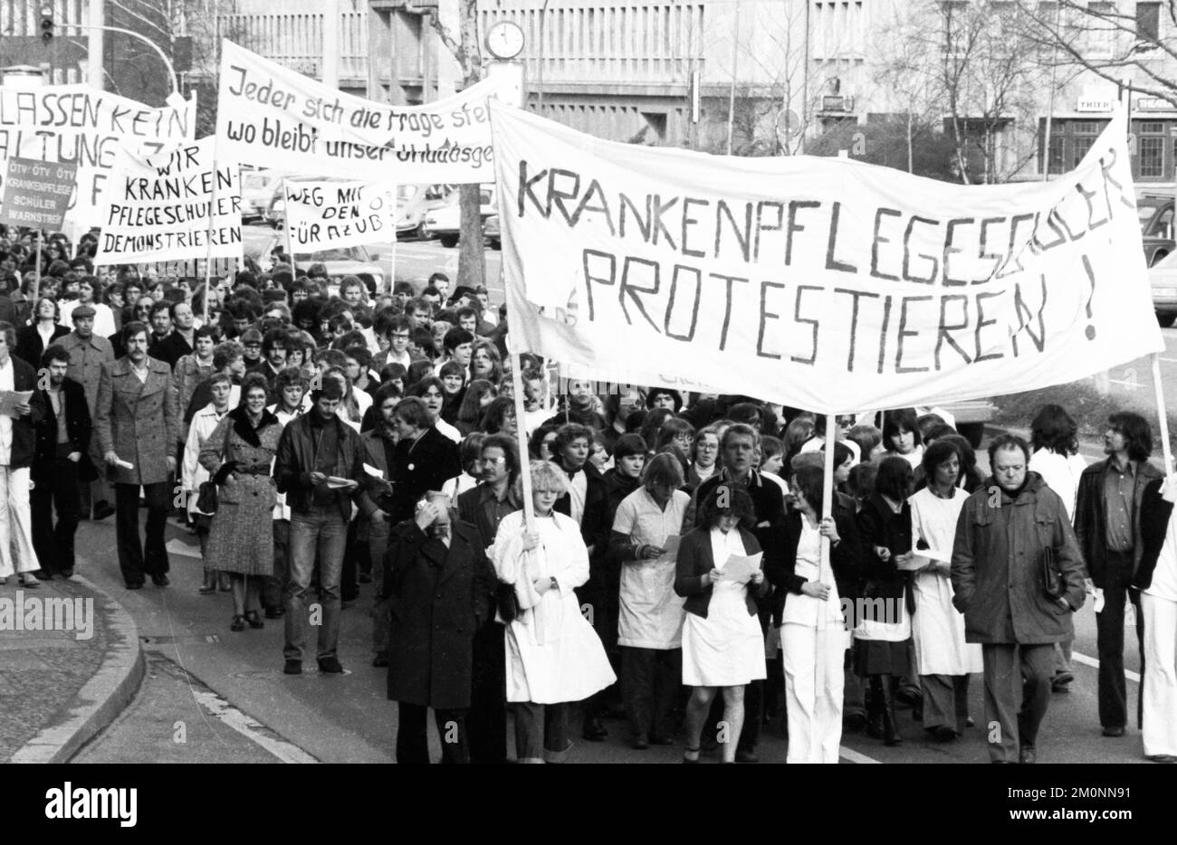Members of the Public Services, Transport and Traffic Union (ÖTV ...