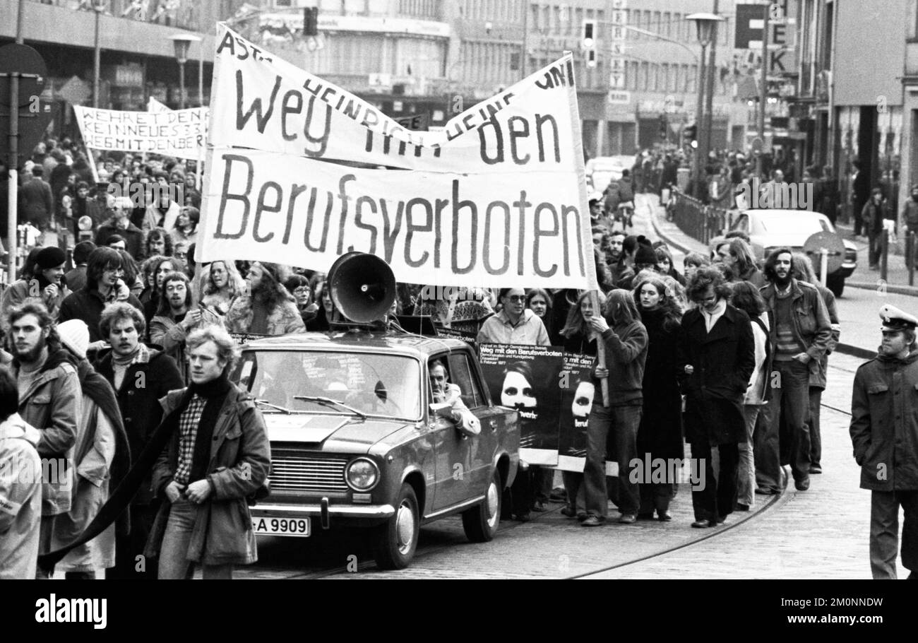 Several people demonstrate in Black and White Stock Photos & Images - Alamy