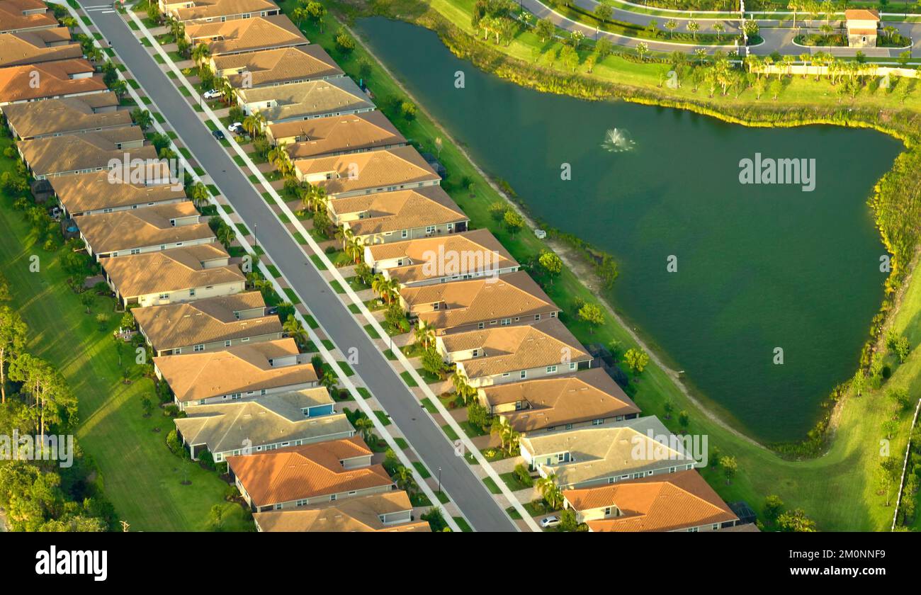 Waterfront subdivision hi-res stock photography and images - Alamy