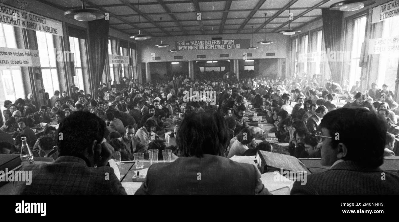 Worker organisation hi-res stock photography and images - Alamy