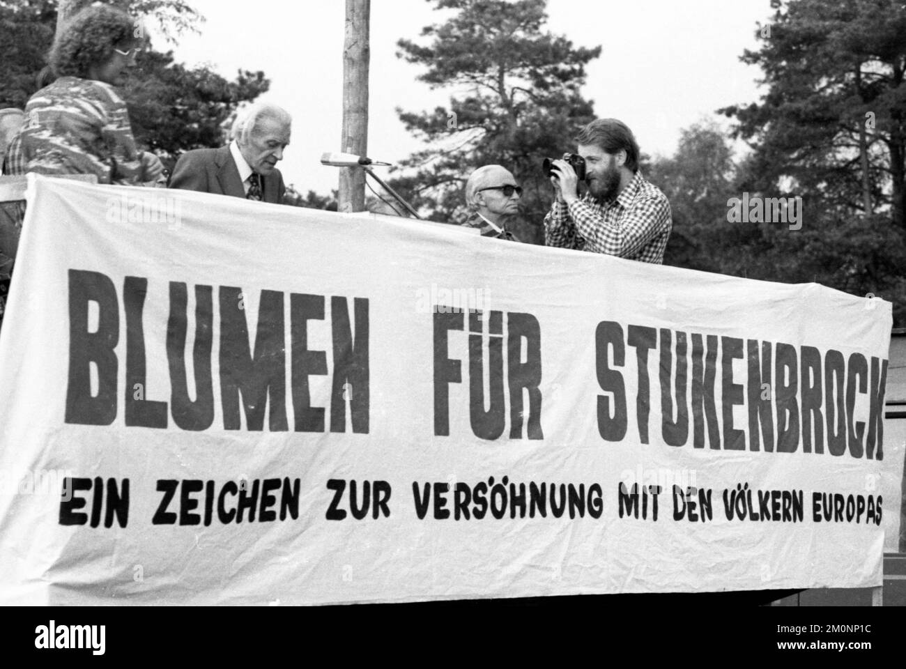 Flowers for Stukenbrock the memorial tribute to Soviet Nazi victims on ...