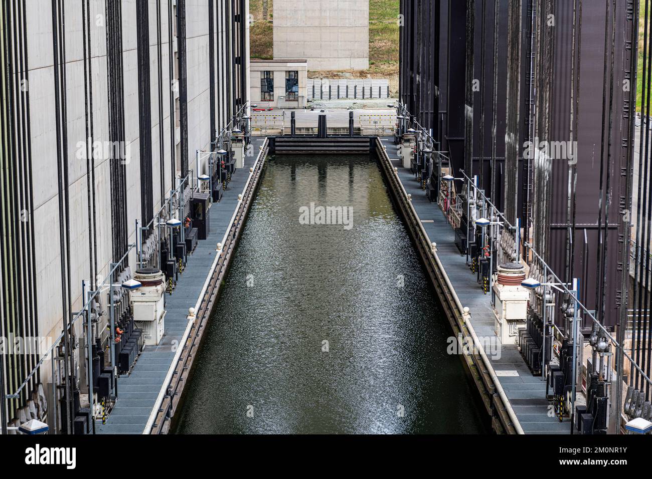 Strepy-Thieu boat lift one of the worlds largest boat lifts, Canal du ...