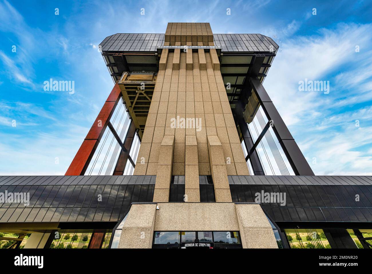 Strepy-Thieu boat lift one of the worlds largest boat lifts, Canal du ...