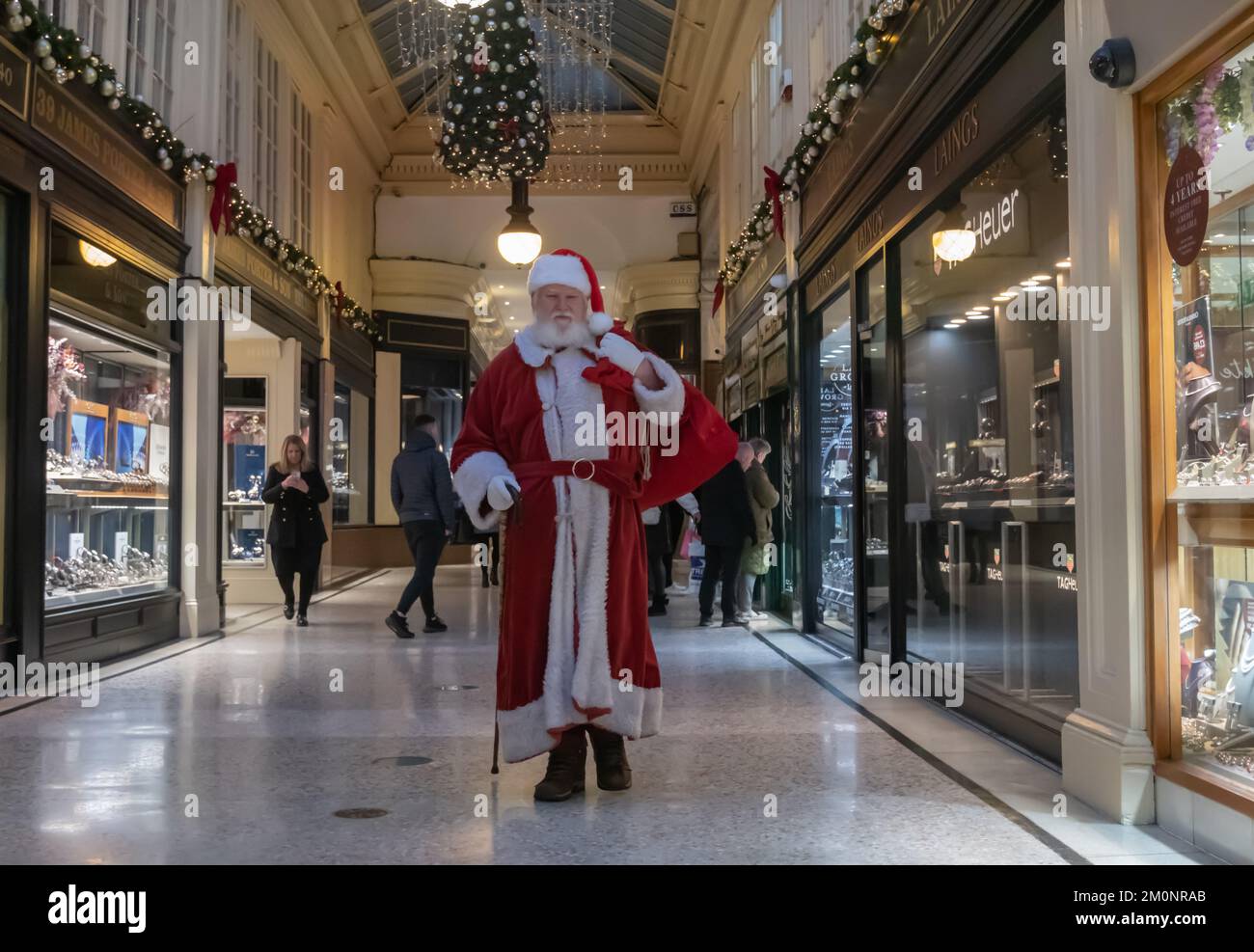 Glasgow, Scotland, UK. 7th December, 2022: Santa Claus (aka Andrew ...