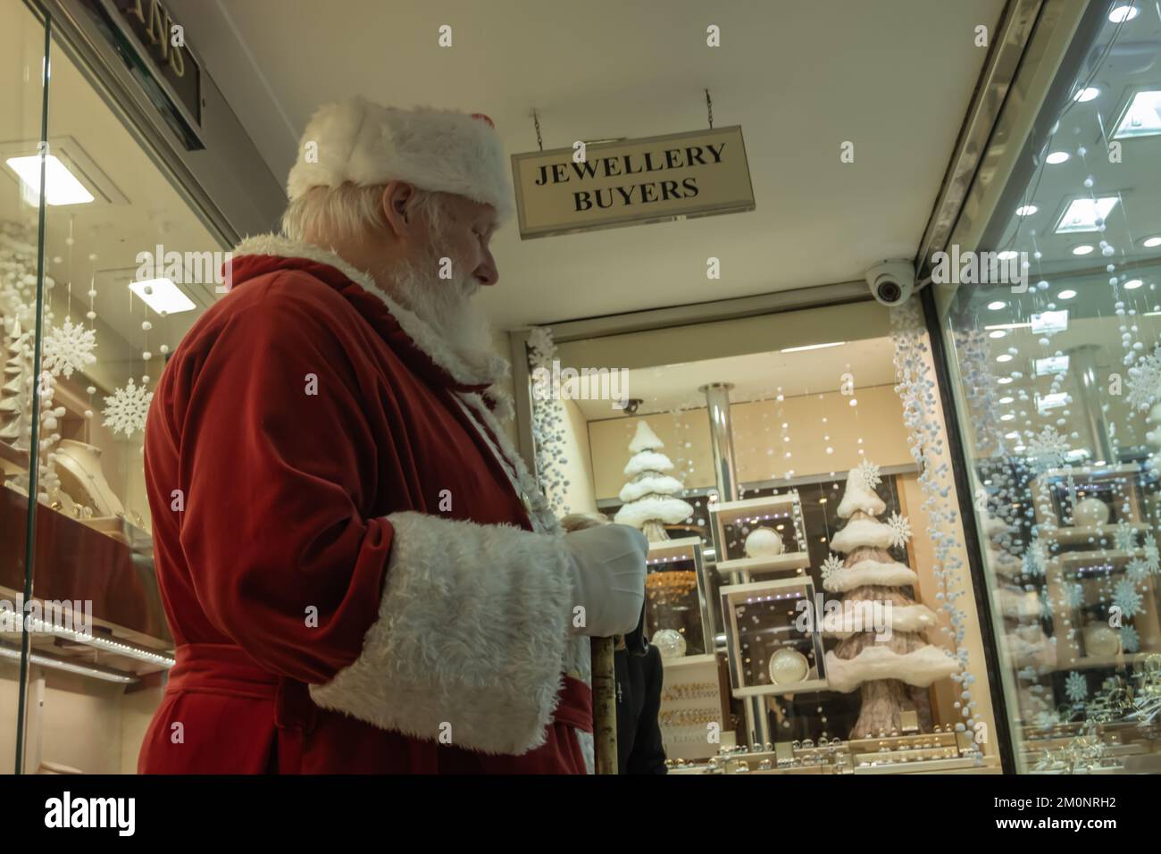 Glasgow, Scotland, UK. 7th December, 2022: Santa Claus (aka Andrew ...