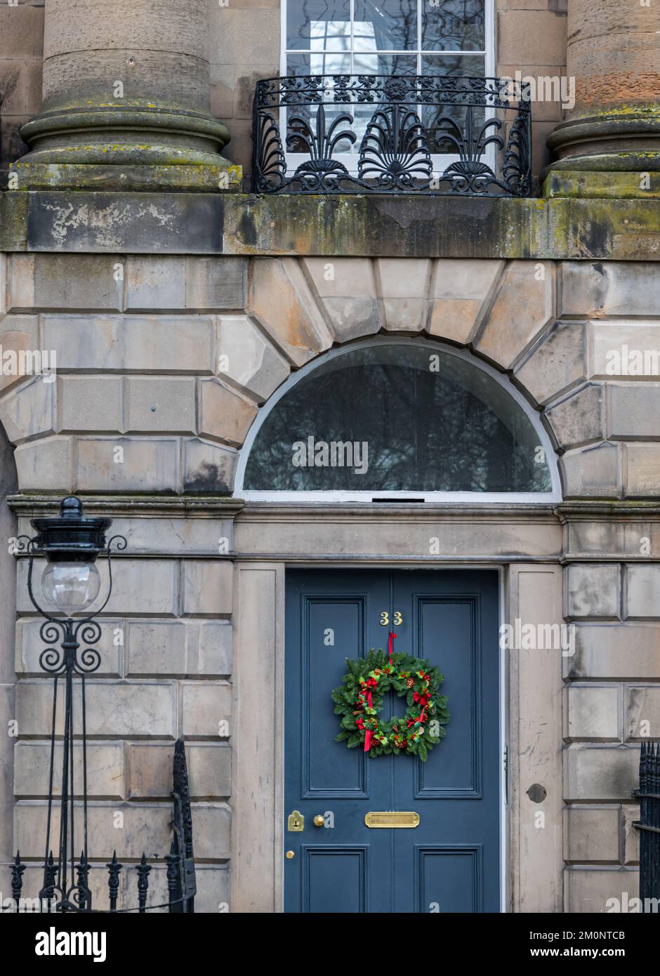 Georgian house front door with Christmas wreath, Edinburgh New Town ...