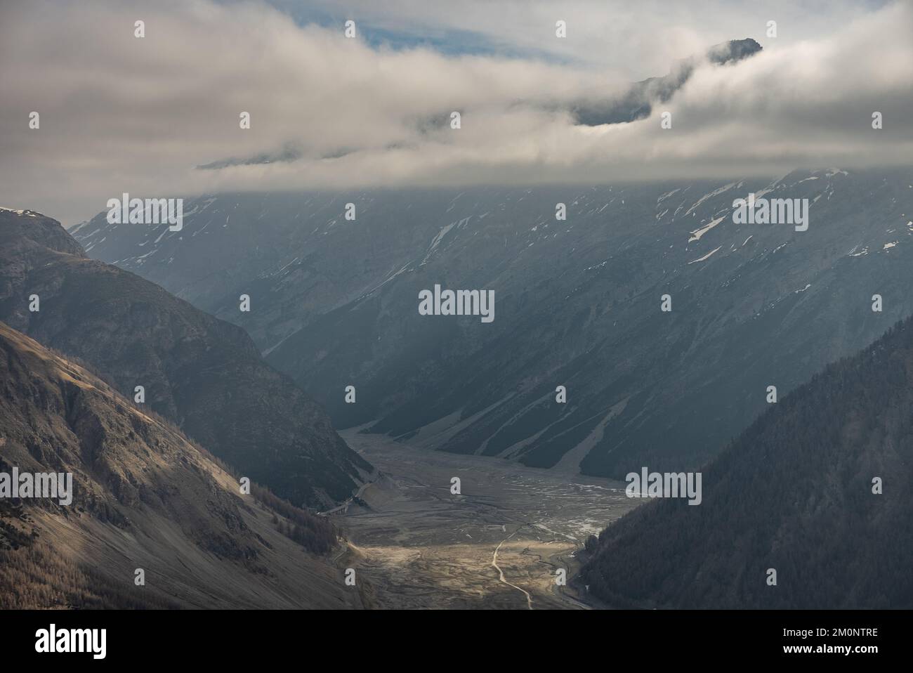 Town of Livigno in winter. Livigno landskapes in Lombardy, Italy ...