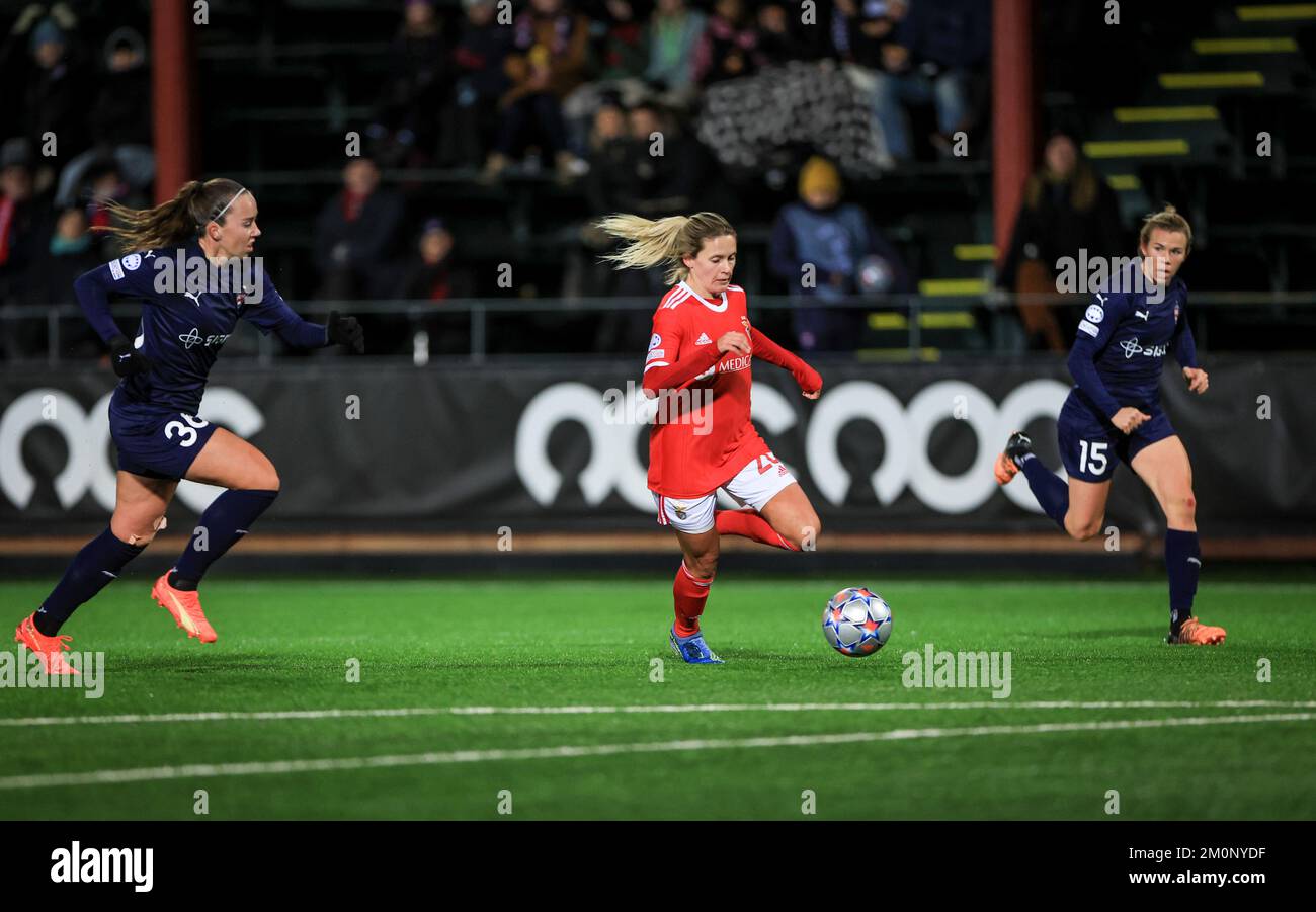 Benfica's Cloé Lacasse (C) in action against Rosengards Athinna Persson ...