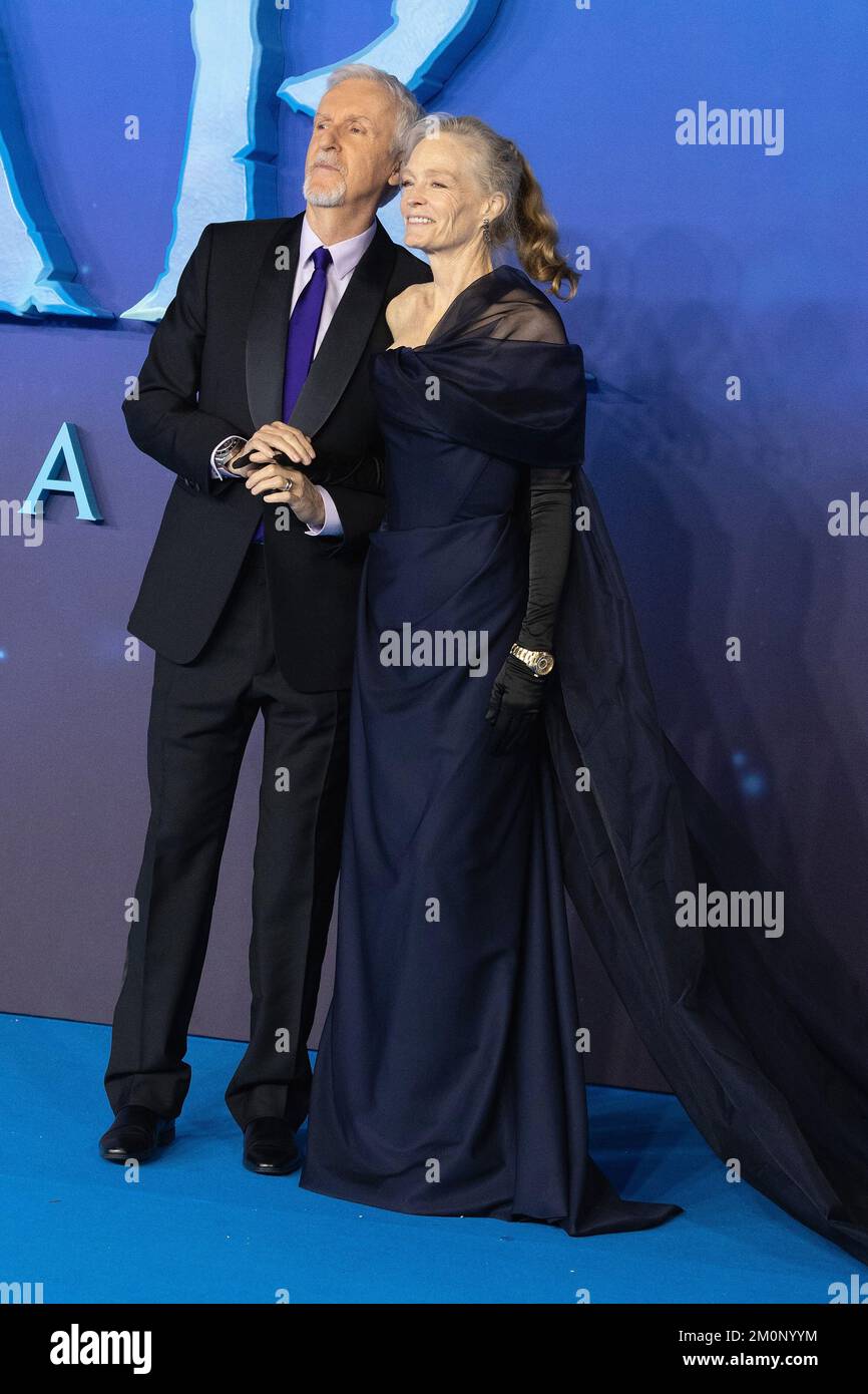 London, UK. 12th Oct, 2022. James Cameron and wife Suzi Amis Cameron ...