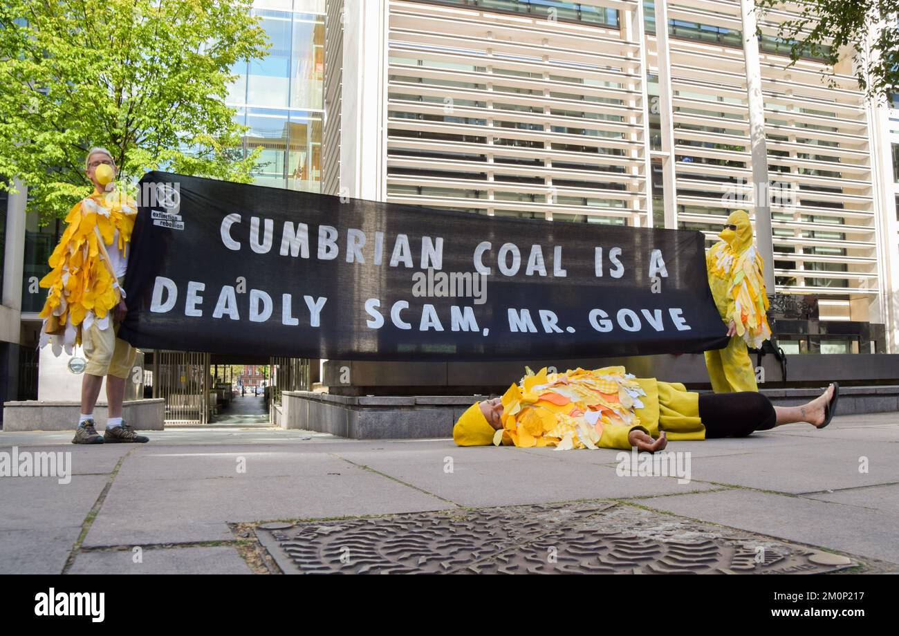 London, UK. 13th June 2022. Extinction Rebellion activists dressed as ...