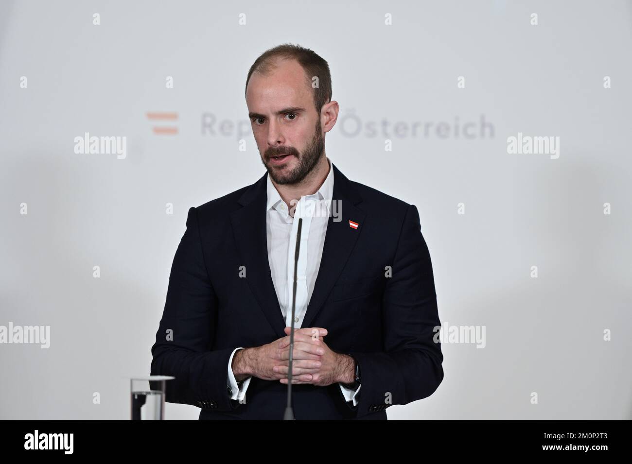 Vienna, Austria. 7th Dec, 2022. Doorsteps in front of the Council of ...