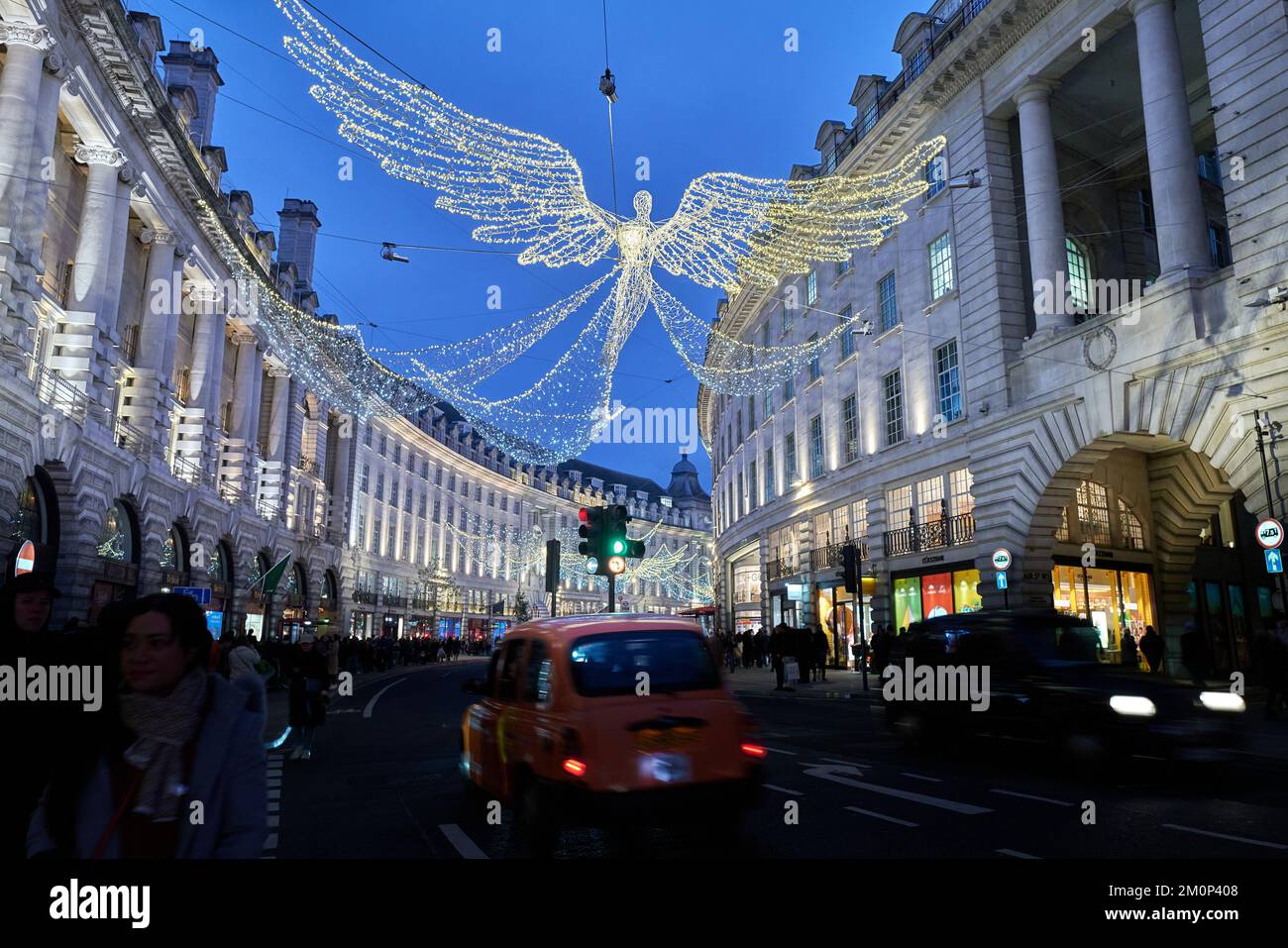 Regent street london shopping nightime hi-res stock photography and ...
