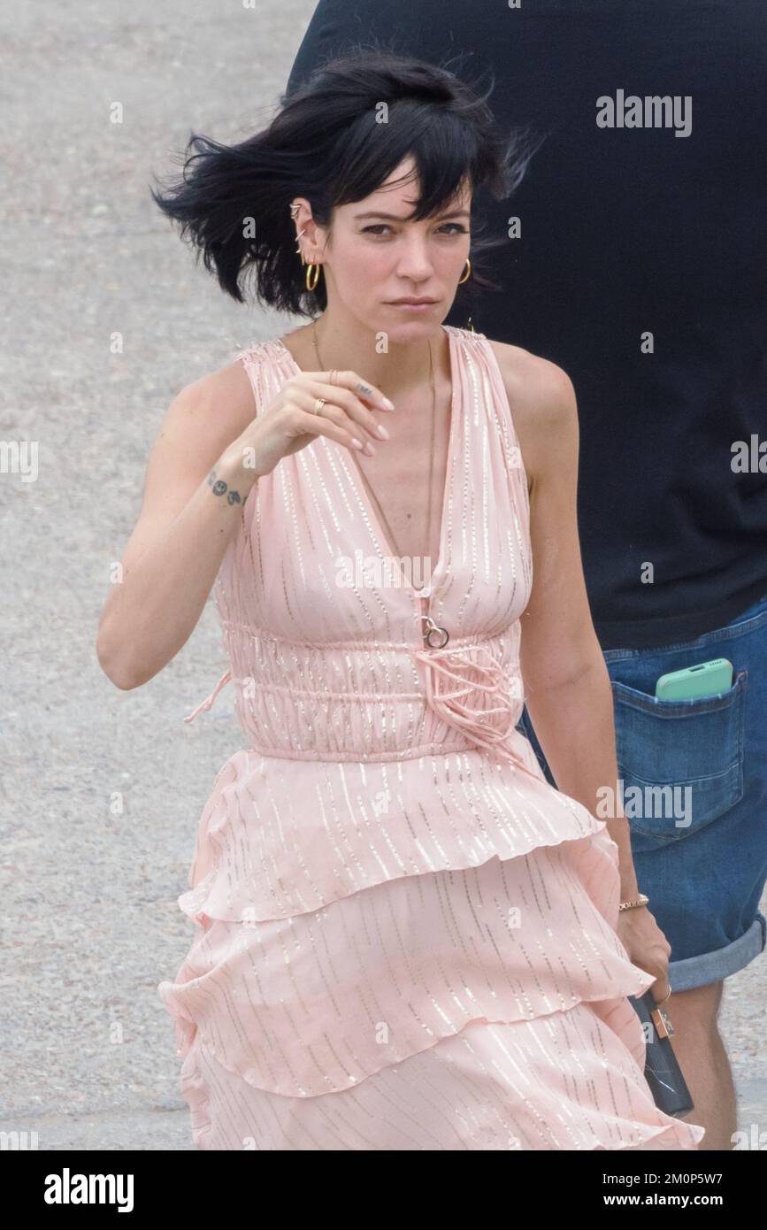 Lily allen dress hi-res stock photography and images - Alamy