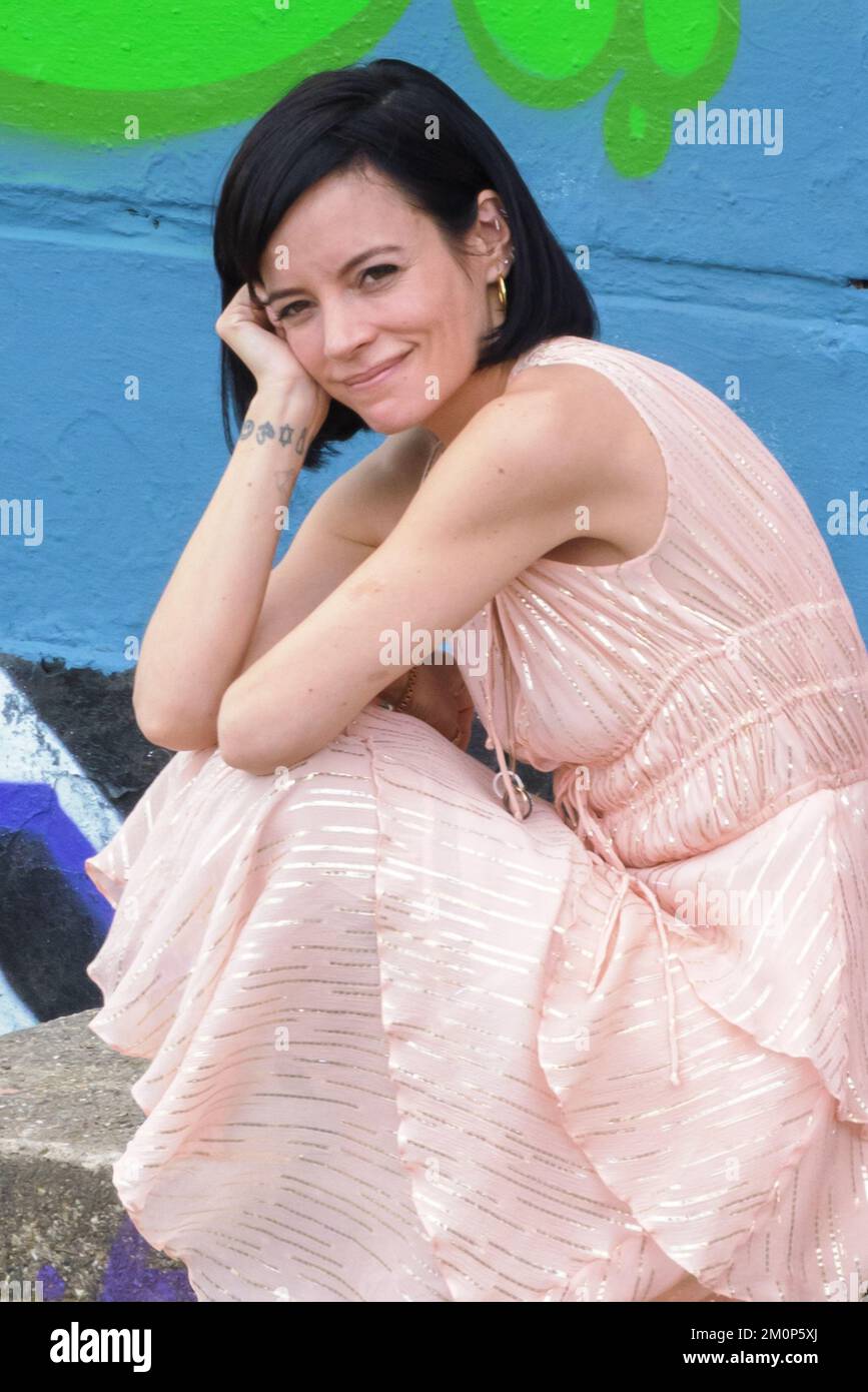 Lily Allen films a video in Margate Stock Photo - Alamy