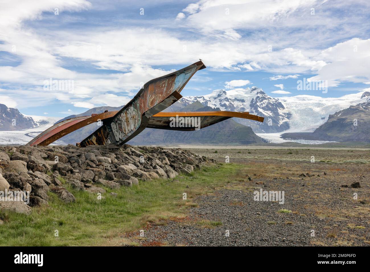 Skeidara Bridge Monument Iceland, remains of Gigjukvisl steel bridge ...