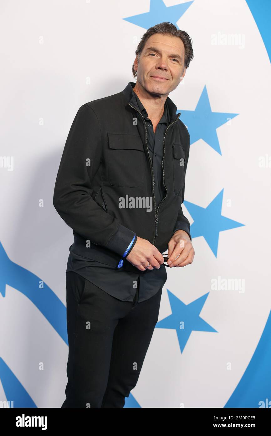 Berlin, Germany. 07th Dec, 2022. Actor Max Hopp joins the Paramount ...