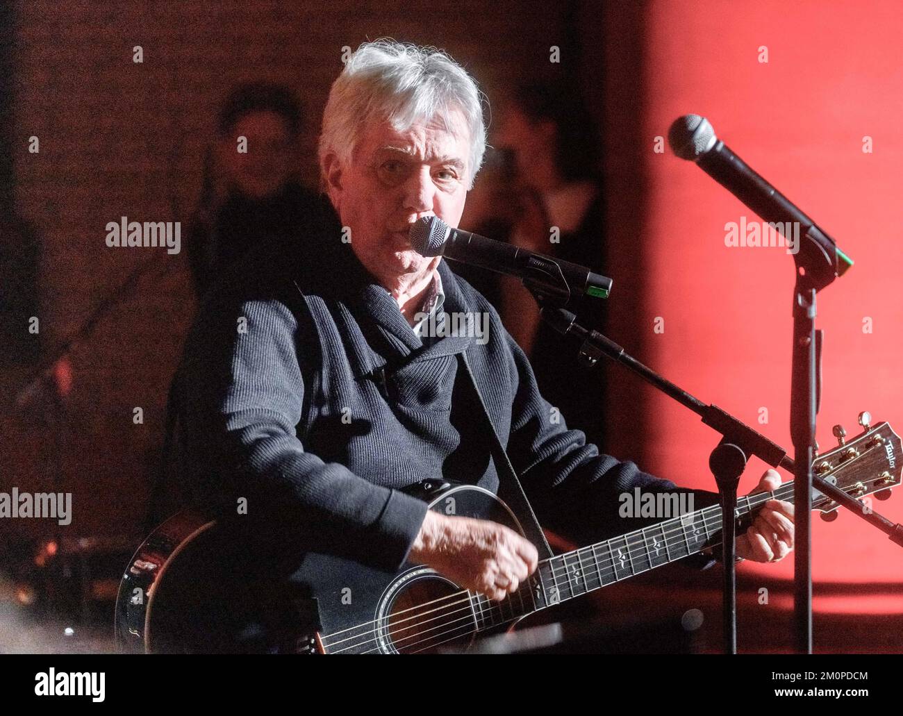 Hamburg, Germany. 07th Dec, 2022. The singer-songwriter Rolf Zuckowski ...