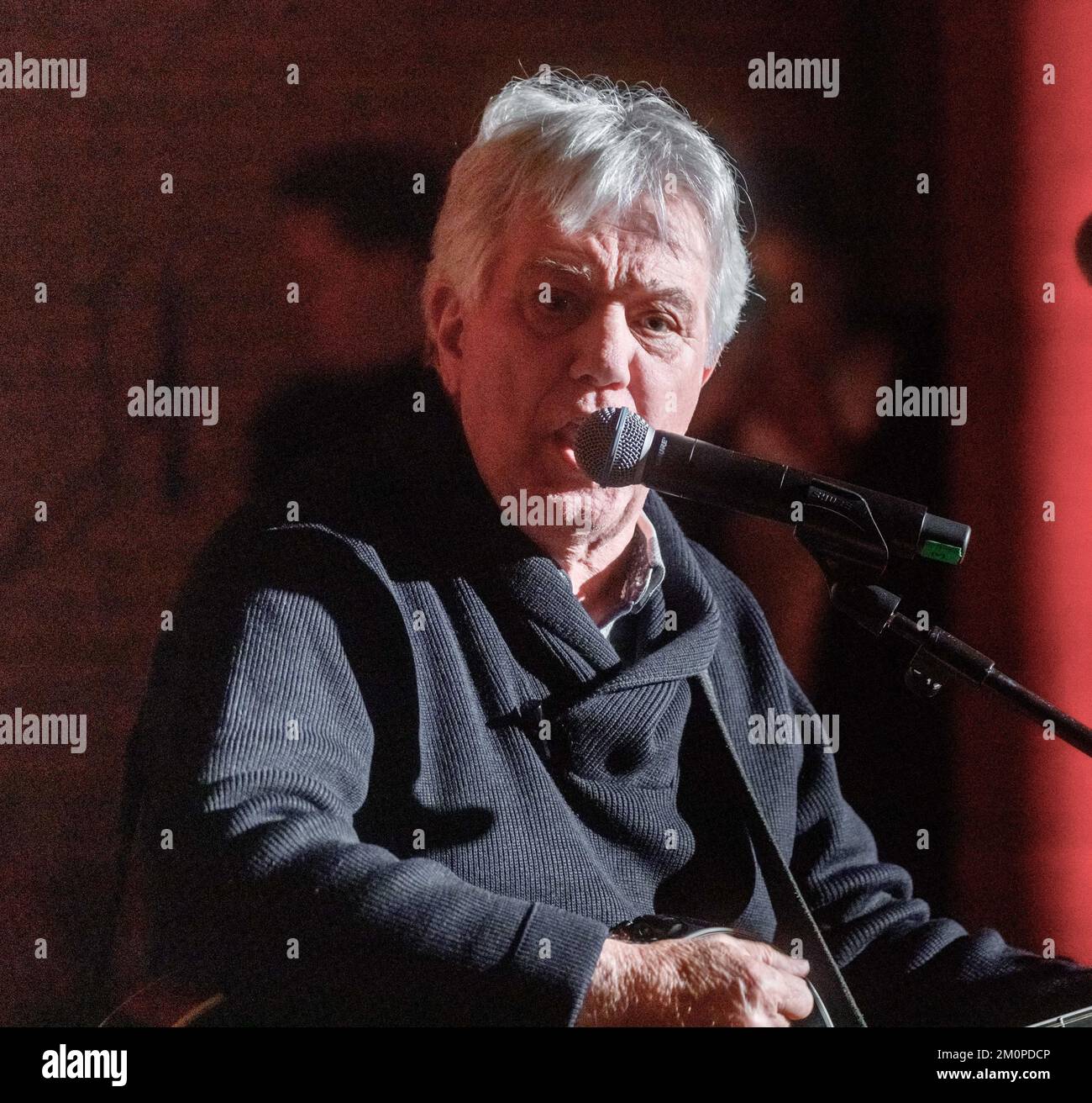 Hamburg, Germany. 07th Dec, 2022. The singer-songwriter Rolf Zuckowski ...