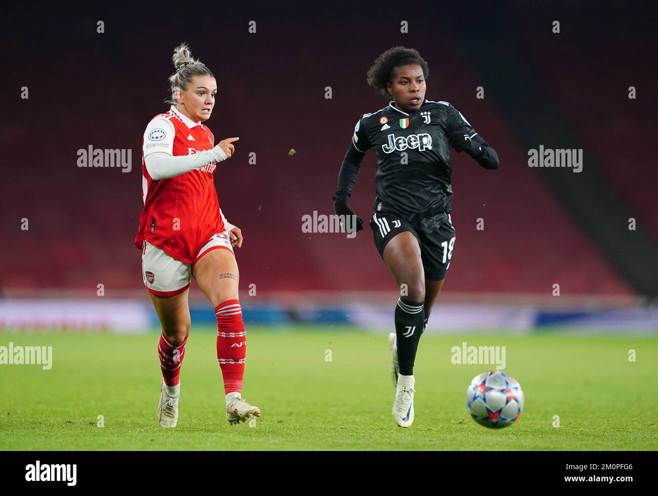 Arsenal's Laura Wienroither (left) and Juventus' Lineth Beerensteyn in ...