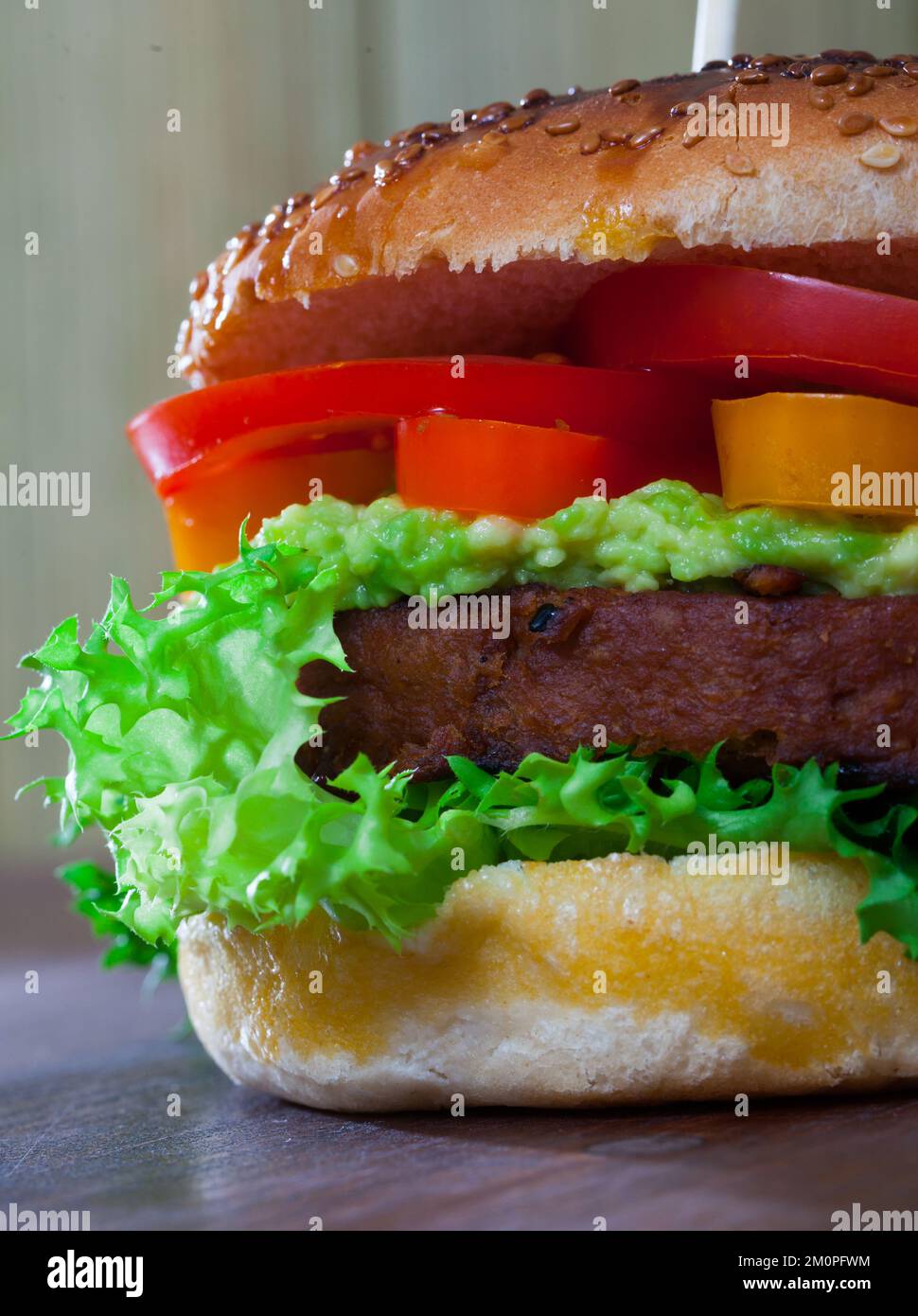 Vegetarian burger with vegetable patty Stock Photo - Alamy