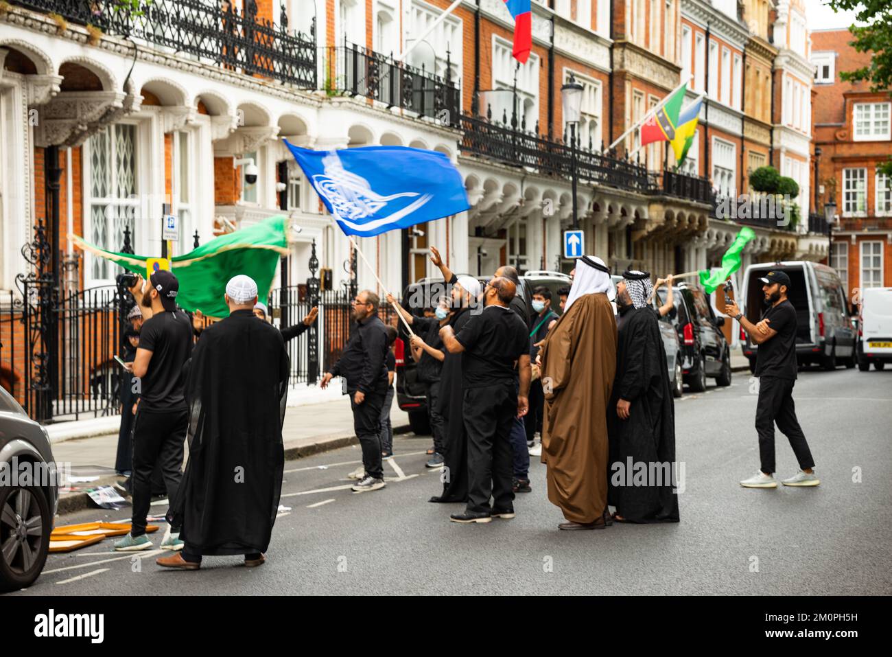 Muslim protest hi-res stock photography and images - Alamy