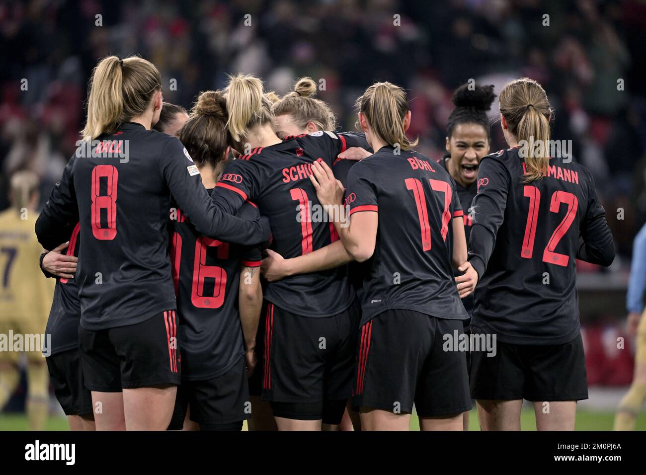 Schueller fc bayern munchen hi-res stock photography and images - Alamy