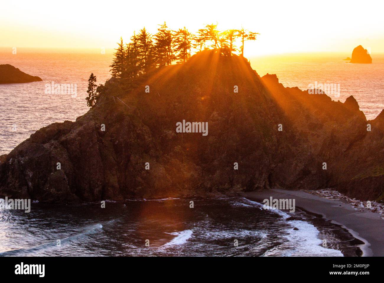 Oregon seaside rocks hi-res stock photography and images - Alamy