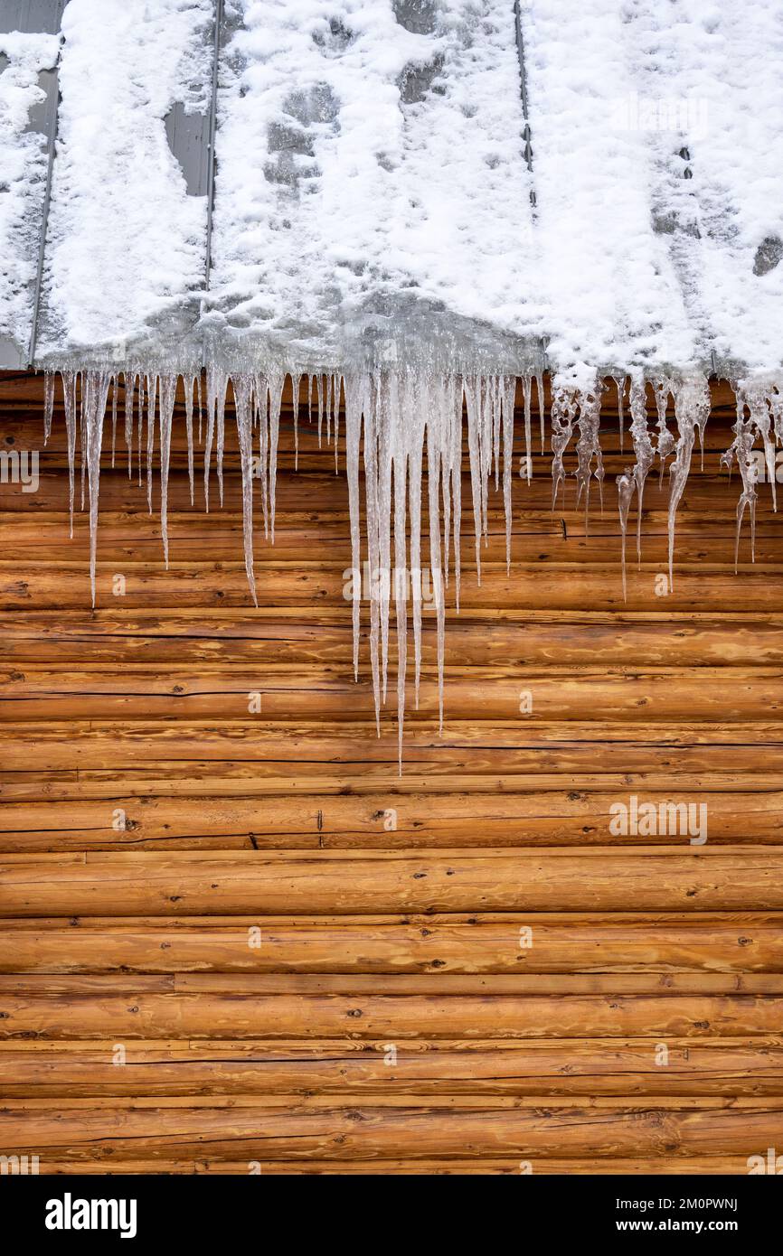 Hanging cabin hi-res stock photography and images - Alamy