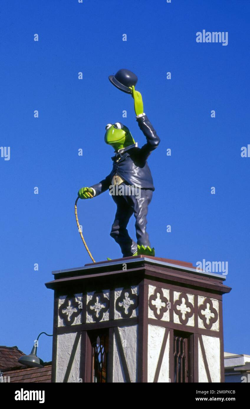Jim Henson Kermit Statue