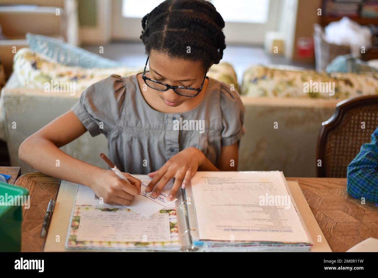 Family teenagers candid hi-res stock photography and images - Alamy