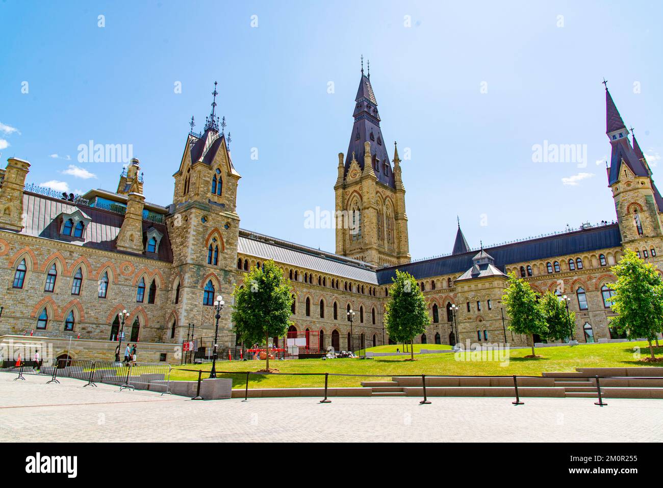 Ottawa, Canada - Aug. 24 2022: Parlement Hill in Daylight Stock Photo ...
