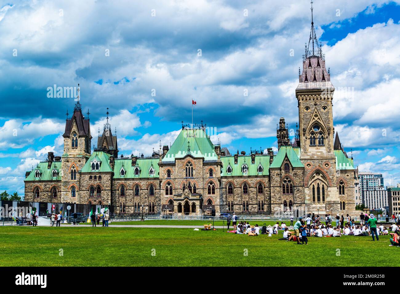 Ottawa, Canada - Aug. 24 2022: Parlement Hill in Daylight Stock Photo ...