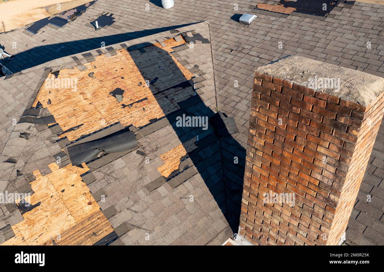 During severe weather hi-res stock photography and images - Alamy