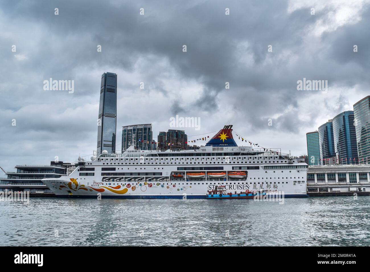 Ocean terminal hi-res stock photography and images - Alamy