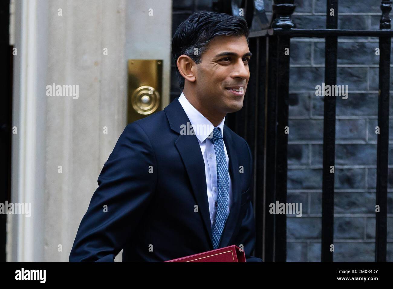 London, UK. 07th Dec, 2022. Prime Minister Rishi Sunak leaves 10 Downing Street for Parliament ...