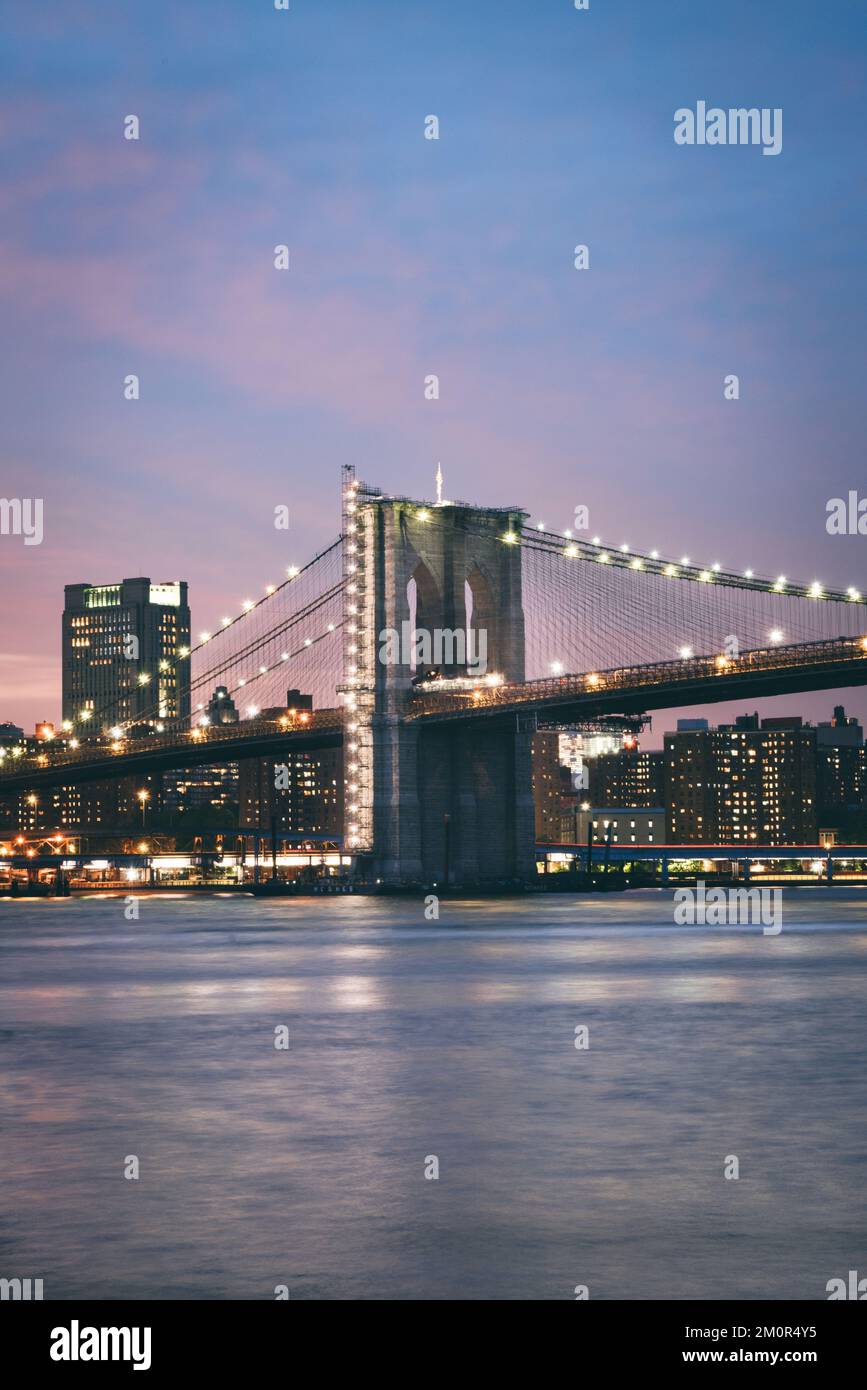 Manhattan skyline waterfront sunset hi-res stock photography and images ...