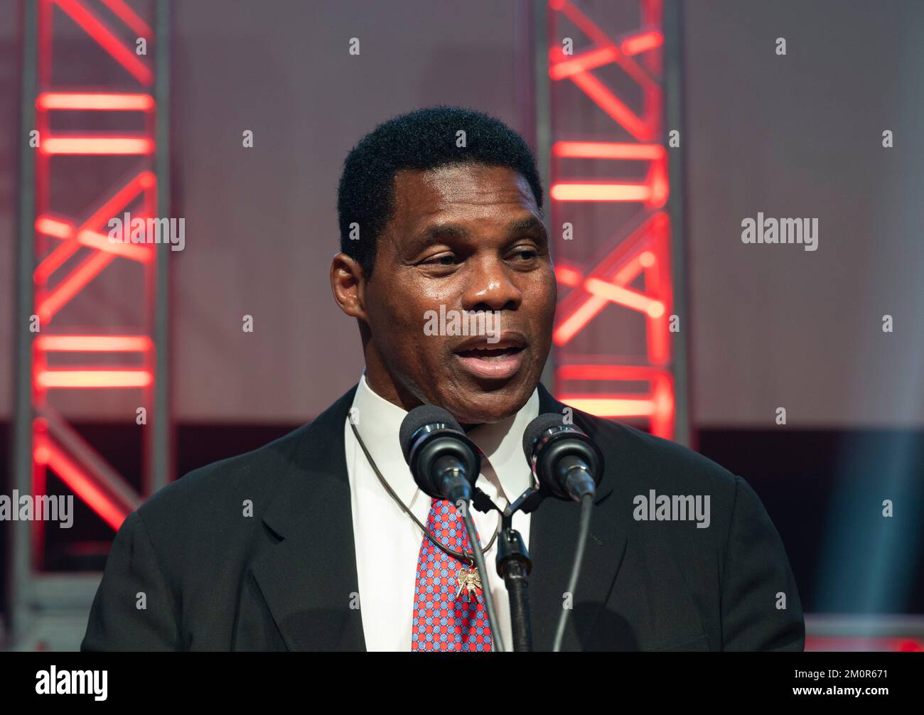 Atlanta, Georgia, USA. 6th Dec, 2022. Football legend and Republican ...