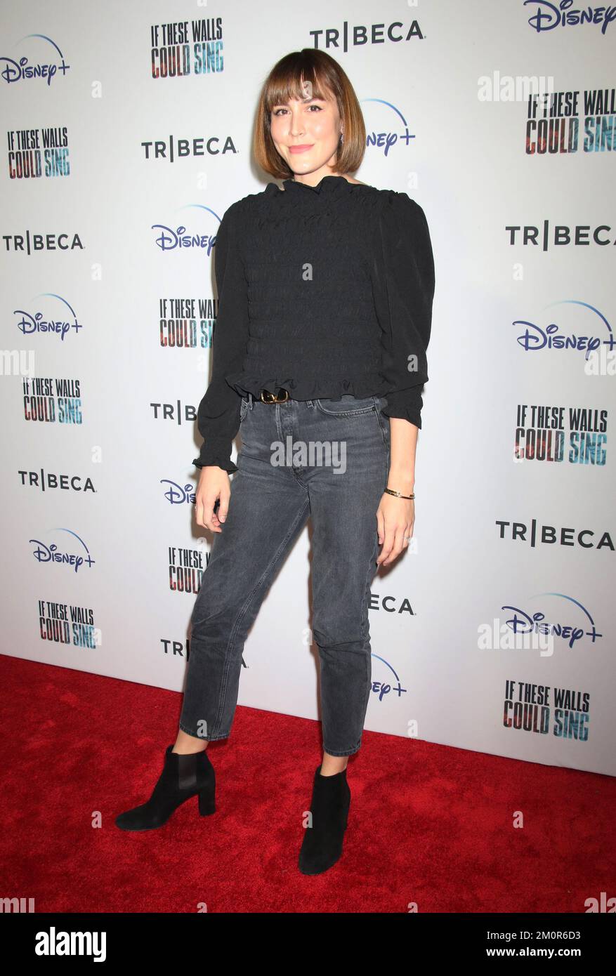 New York, NY, USA. 7th Dec, 2022. Sarah Thomson at the premiere event ...