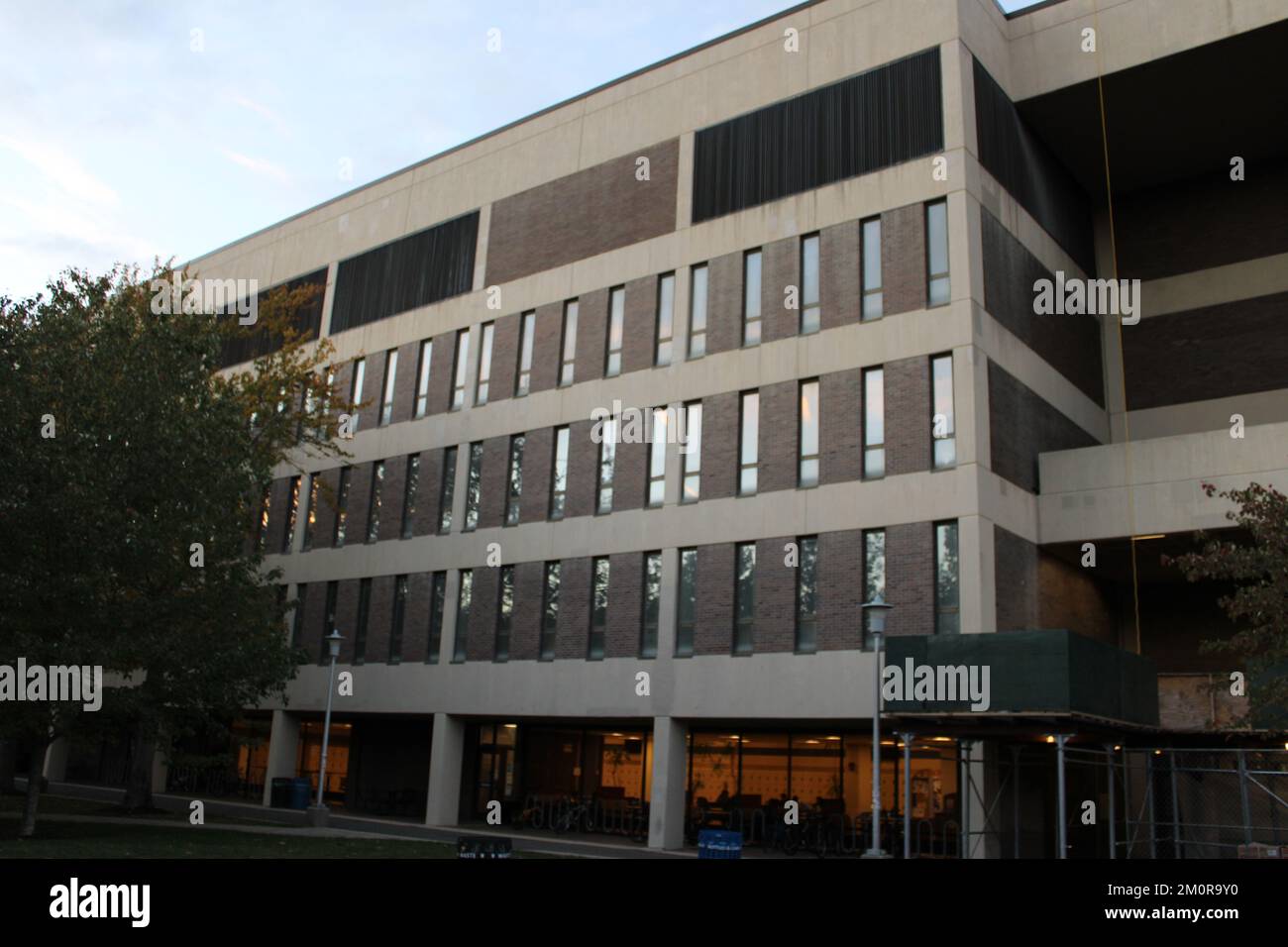 A picture of the Melville library in Stony Brook University Stock Photo ...
