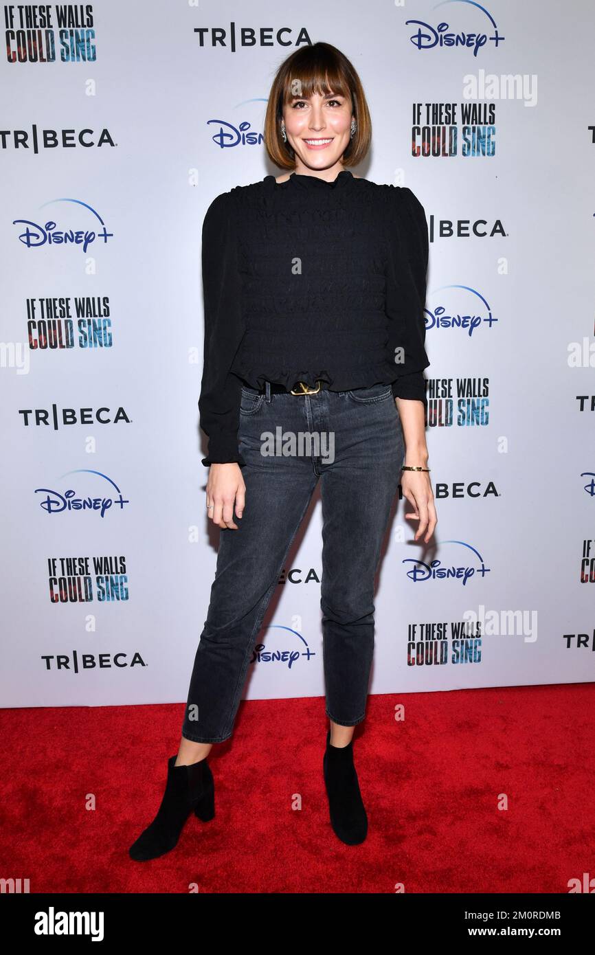 NEW YORK - DECEMBER 7: Producer Sarah Thomson attends the New York ...