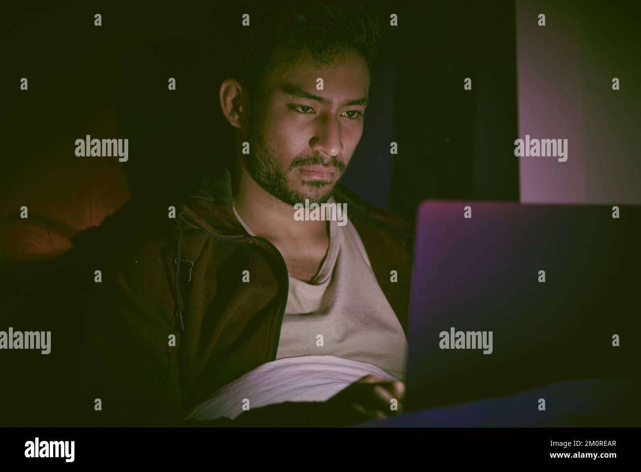 Indian man using laptop hi-res stock photography and images - Alamy