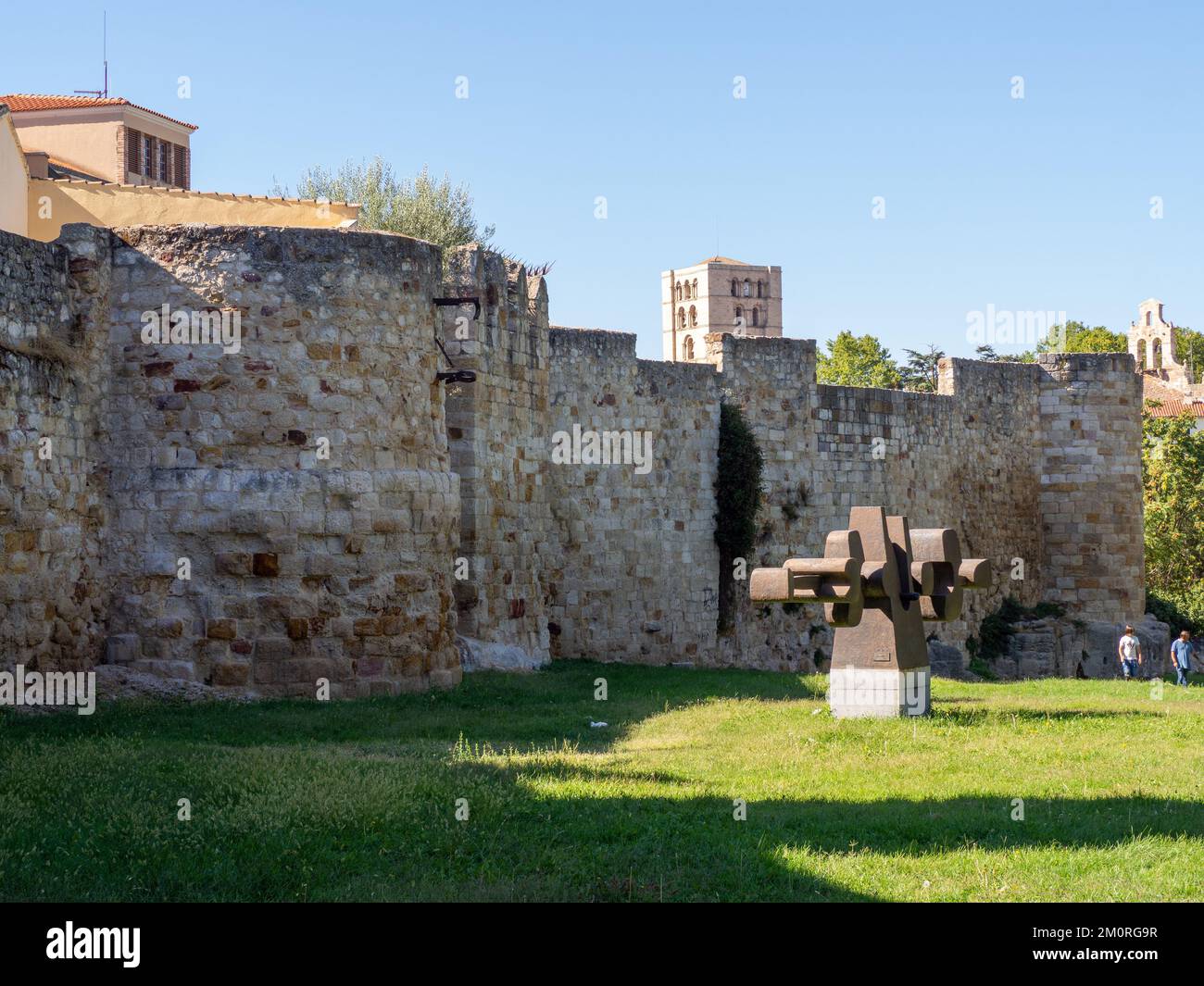 An aerial view of medieval wall of building in Zamora Stock Photo - Alamy