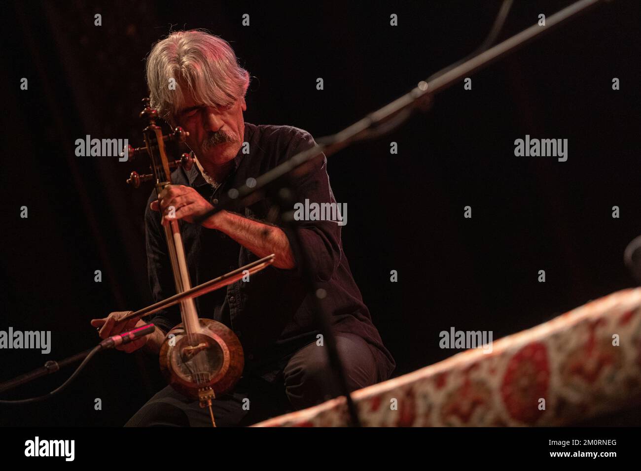 Iranian-Kurdish kamancheh player Kayhan Kalhor and Turkish folk ...
