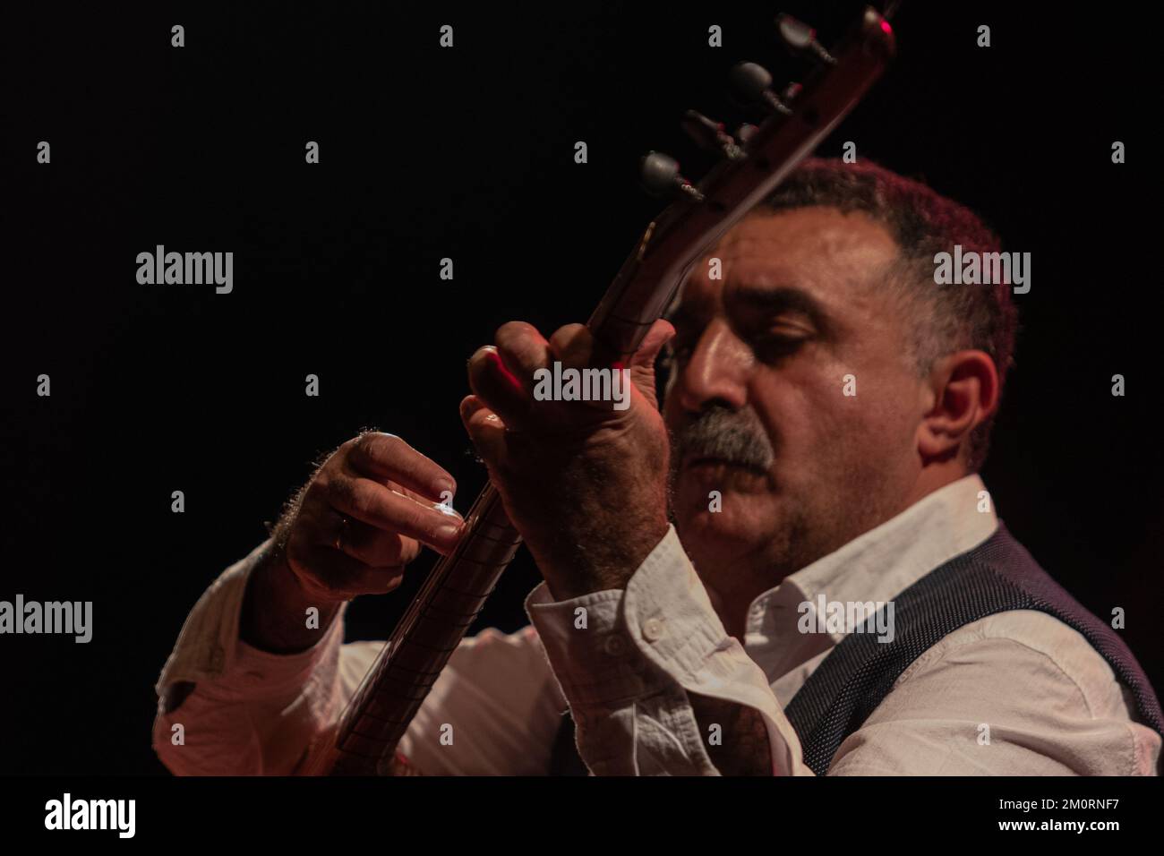 Iranian-Kurdish kamancheh player Kayhan Kalhor and Turkish folk ...