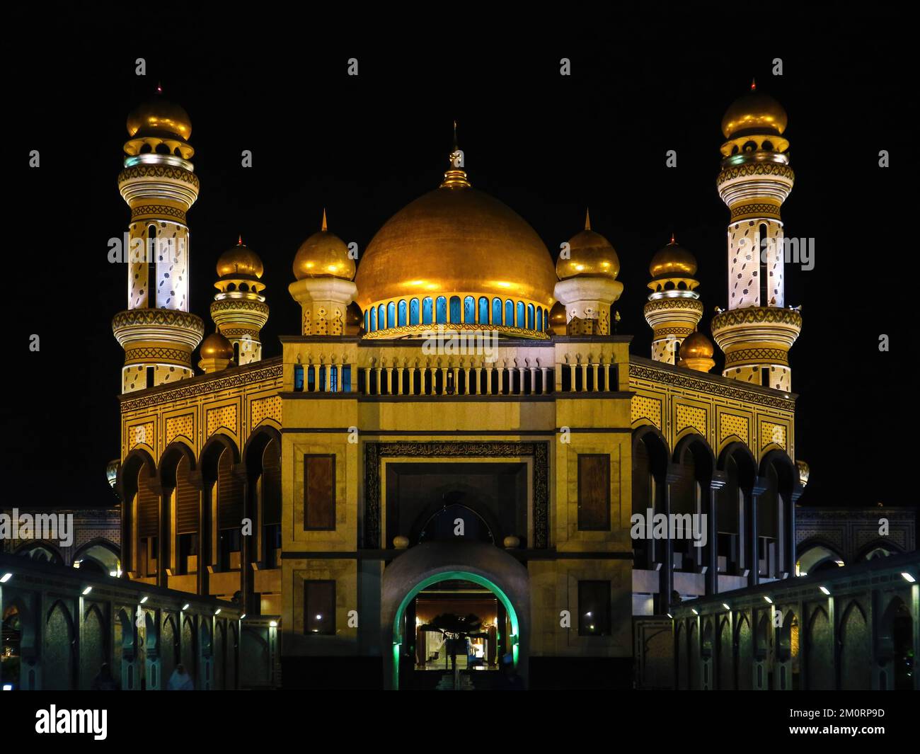 Jame'Asr Hassanil Bolkiah Mosque photographed at night located in ...