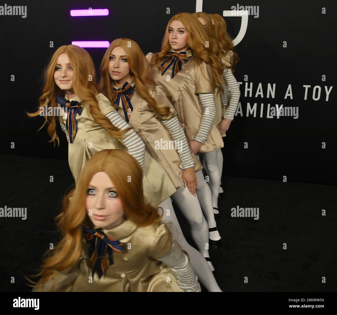 Los Angeles, United States. 07th Dec, 2022. Dancers dressed in the ...