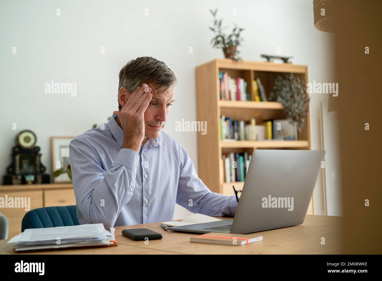 Business people having meeting using hi-res stock photography and ...